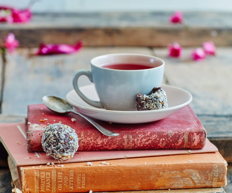 Chocolate, date and tangelo bliss balls - Nadia Lim